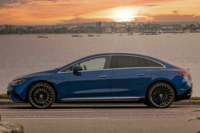 "예비오너들 역대급 고민" 벤츠 EQE vs BMW i5, 여러분의 선택은?