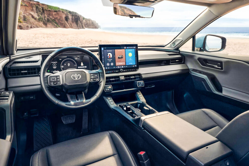 "출시되면 카니발 폭망!" 16년 만에 돌아오는 닛산 고급 미니밴 '엘그란드'